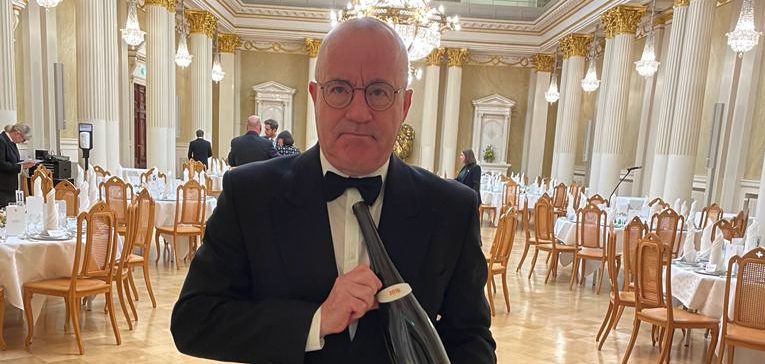 Kutsu: Miten järjestää viinitasting, miten viini ja ruoka yhdistyvät ...